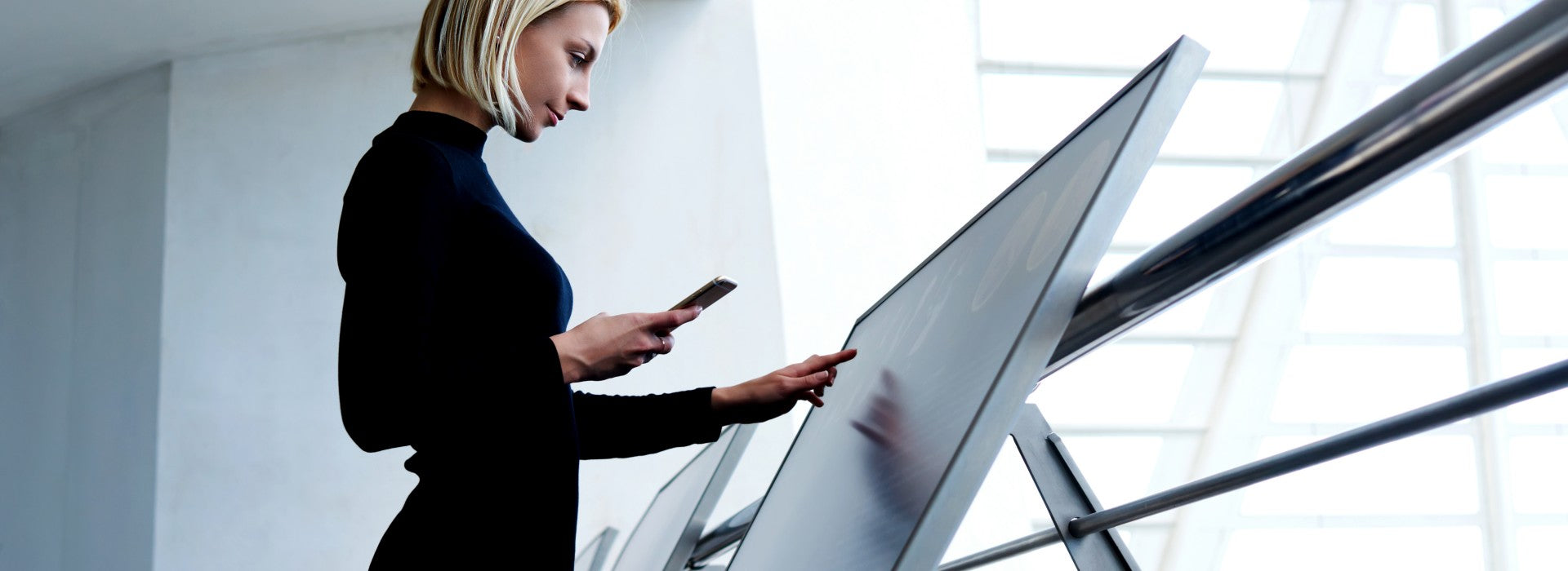 Large Touch Screen Monitor | 32" to 110" | Multi functions | WARMERT